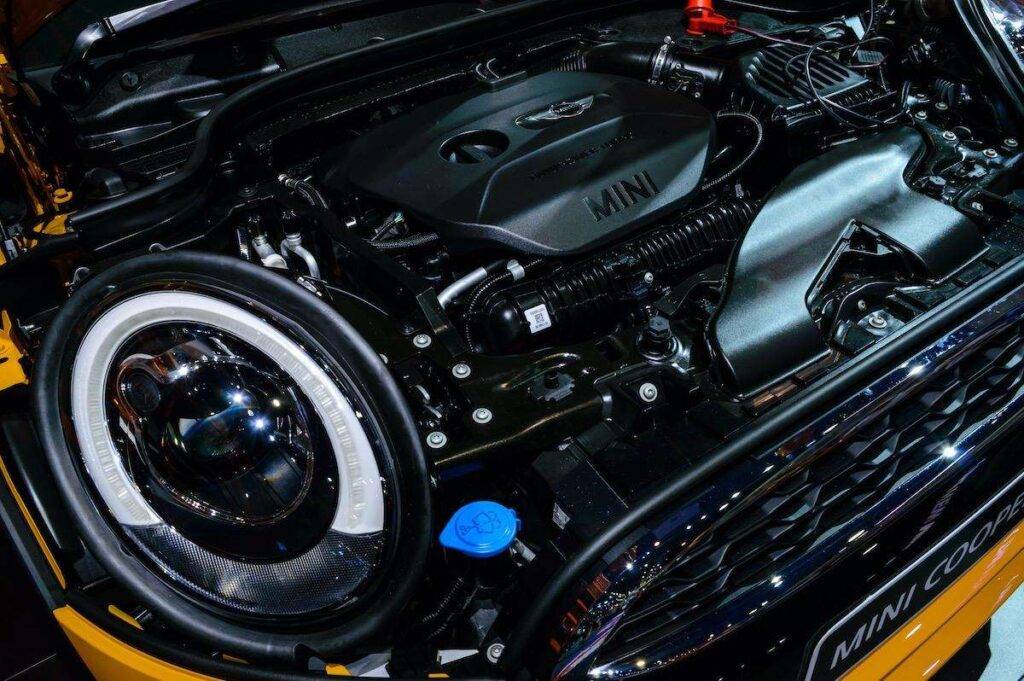 7 Strategies for Successful Car Engine Repairs - Ama Auto